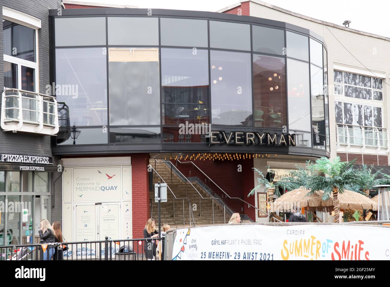 Everyman cinema cardiff hi-res stock photography and images - Alamy