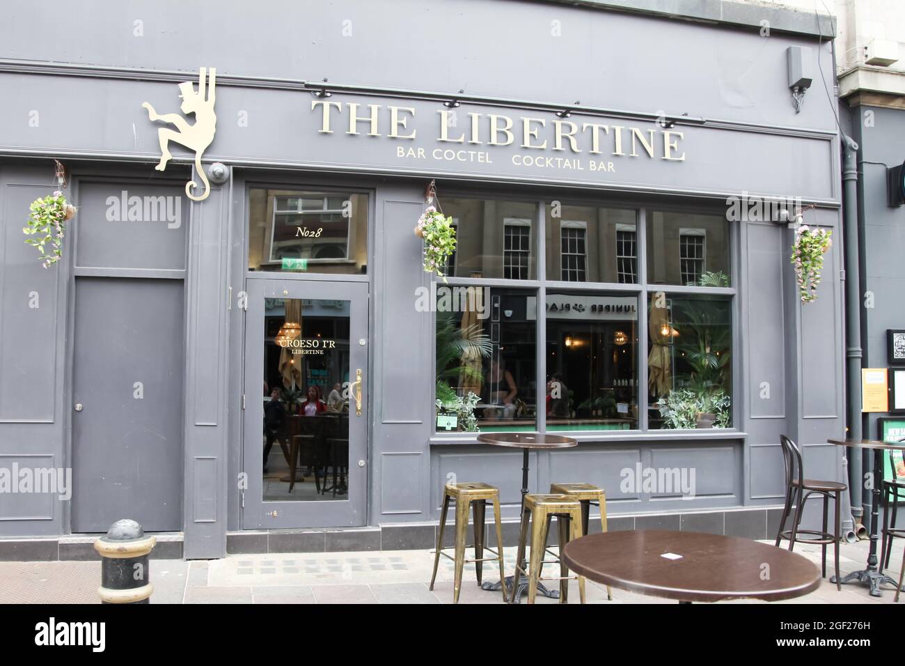 The libertine cocktail bar cardiff hi-res stock photography and images ...