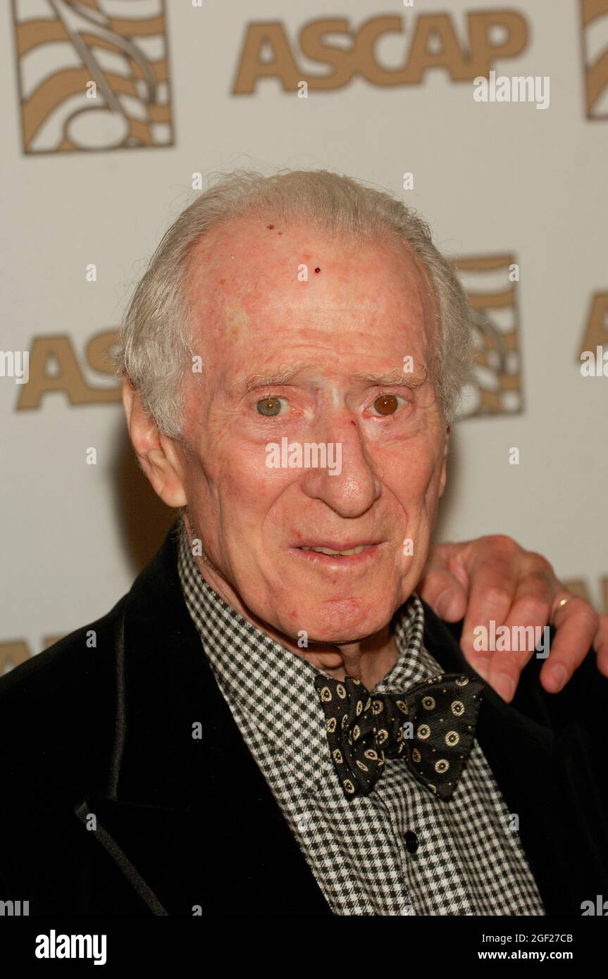 Songwriter Jerry Leiber attends red carpet arrives at the 25th Annual ...