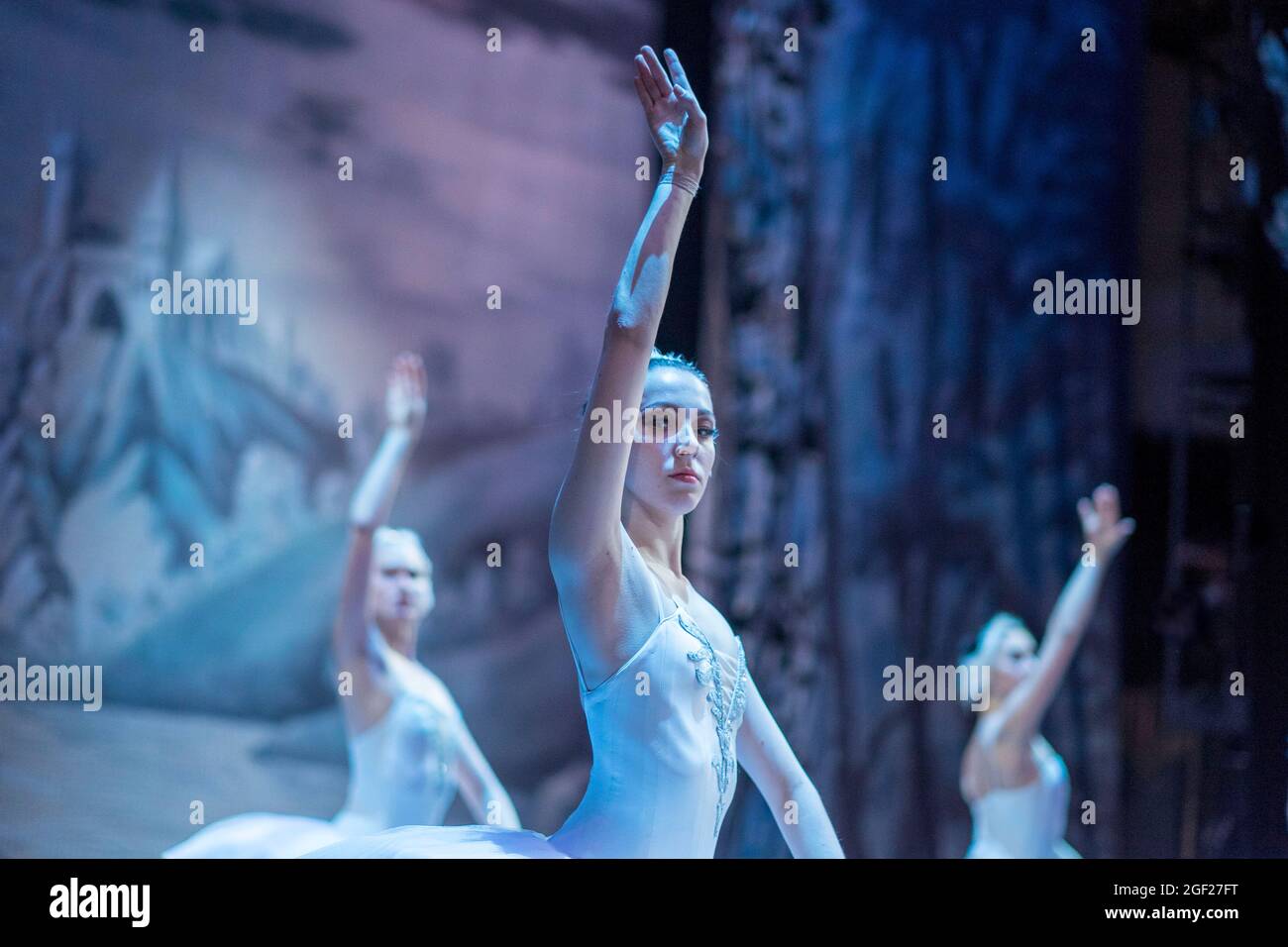 Swan lake stage backdrop hi-res stock photography and images - Alamy