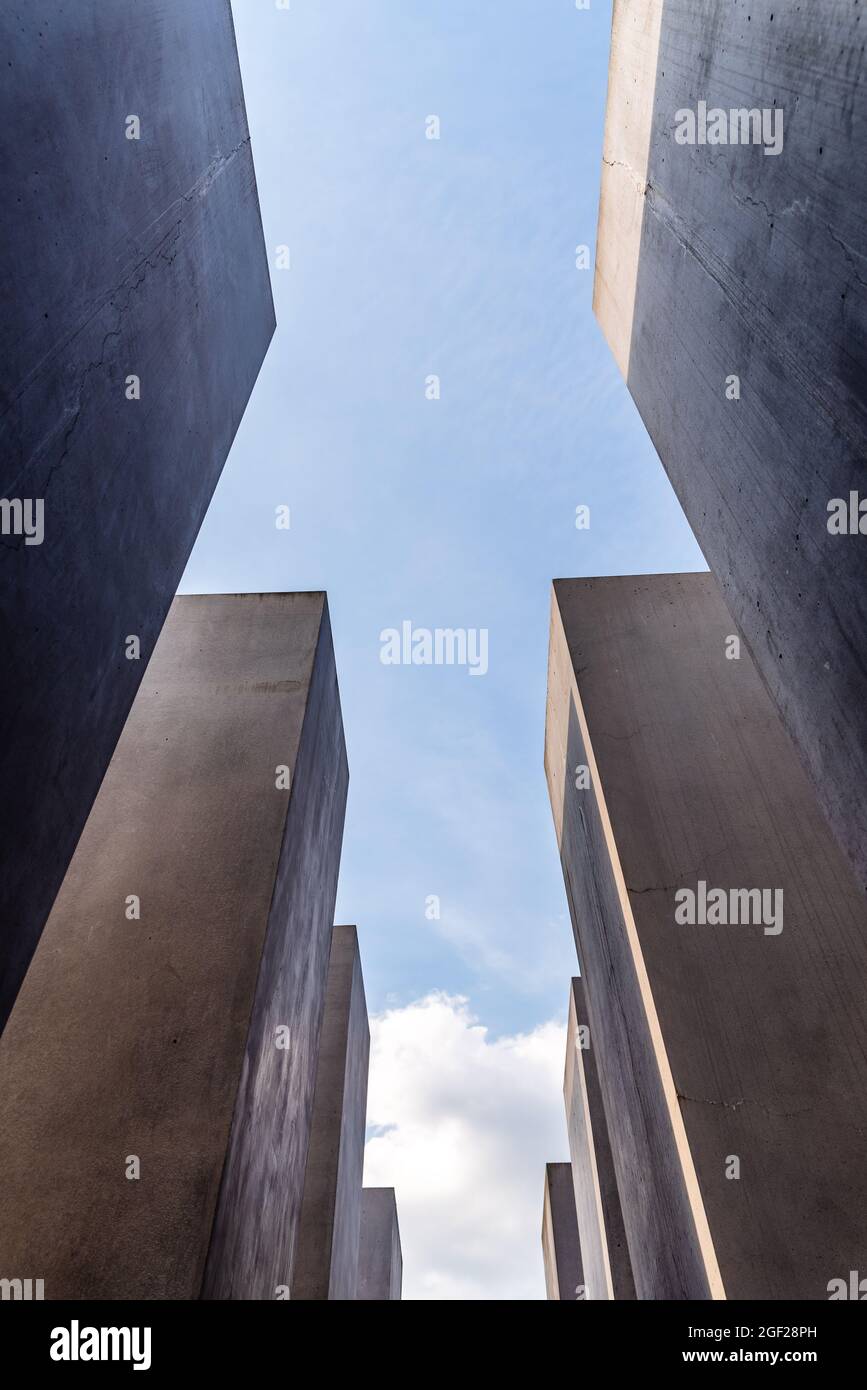 Minimalist geometry hi-res stock photography and images - Alamy