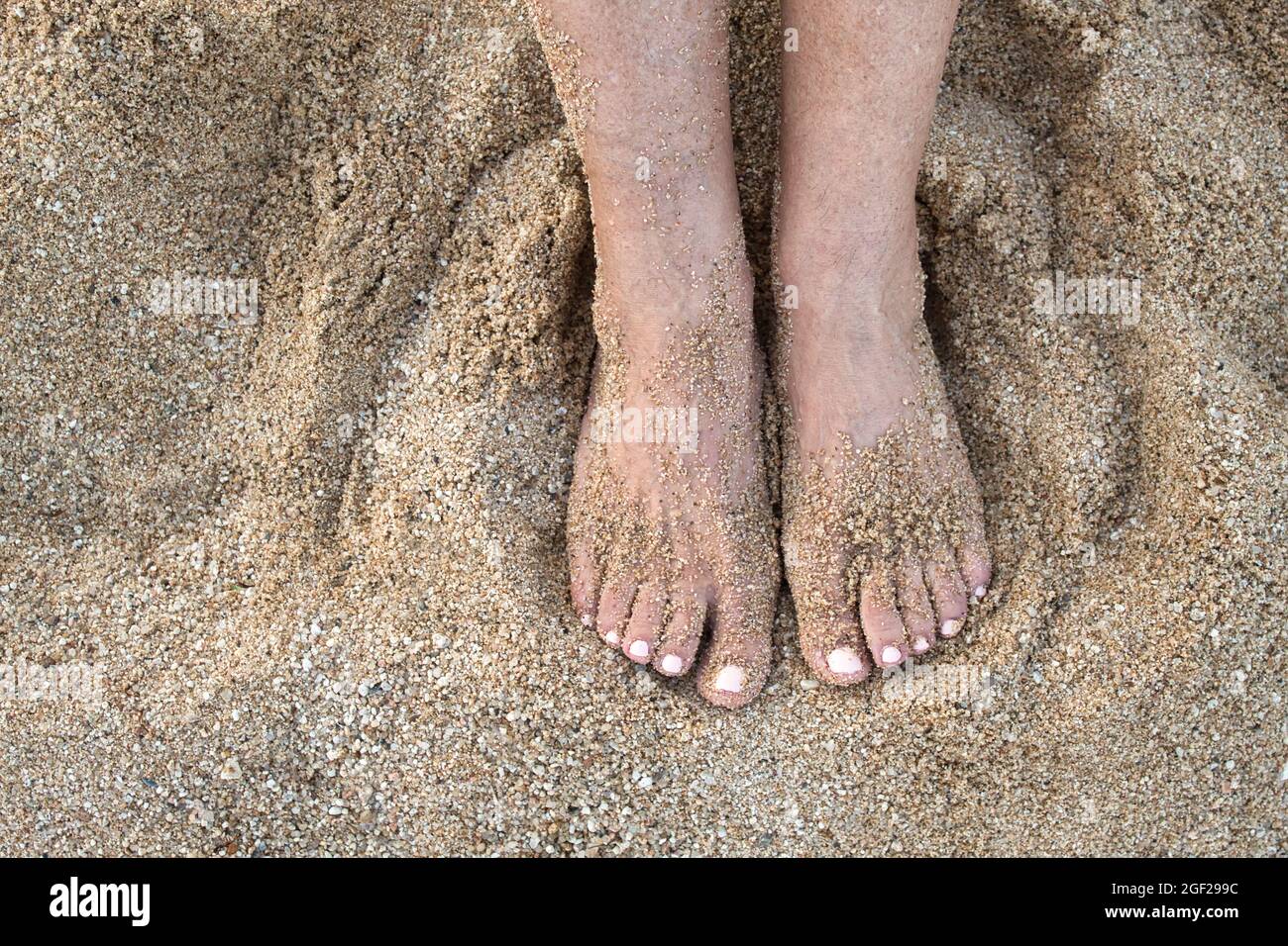 Human feet beach hi-res stock photography and images - Alamy