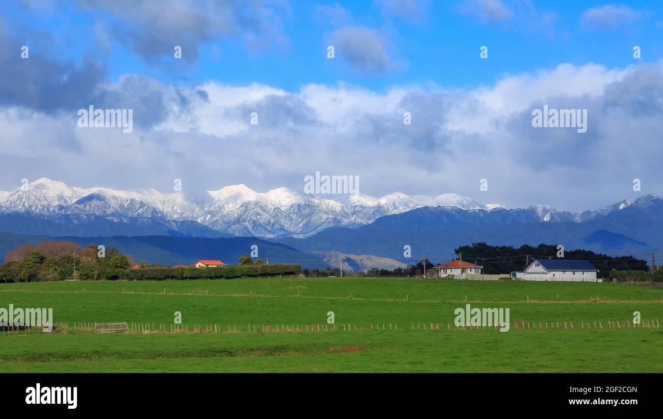 Rural houses new zealand hi-res stock photography and images - Alamy