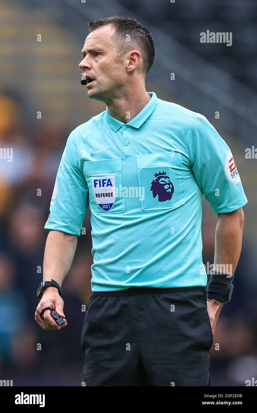 Stephen martin referee hi-res stock photography and images - Alamy