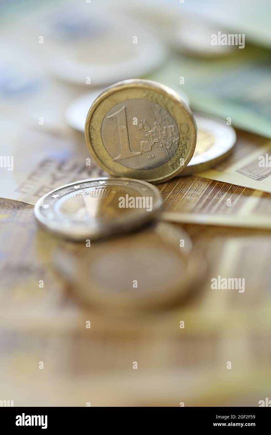 Money euro coins hi-res stock photography and images - Alamy