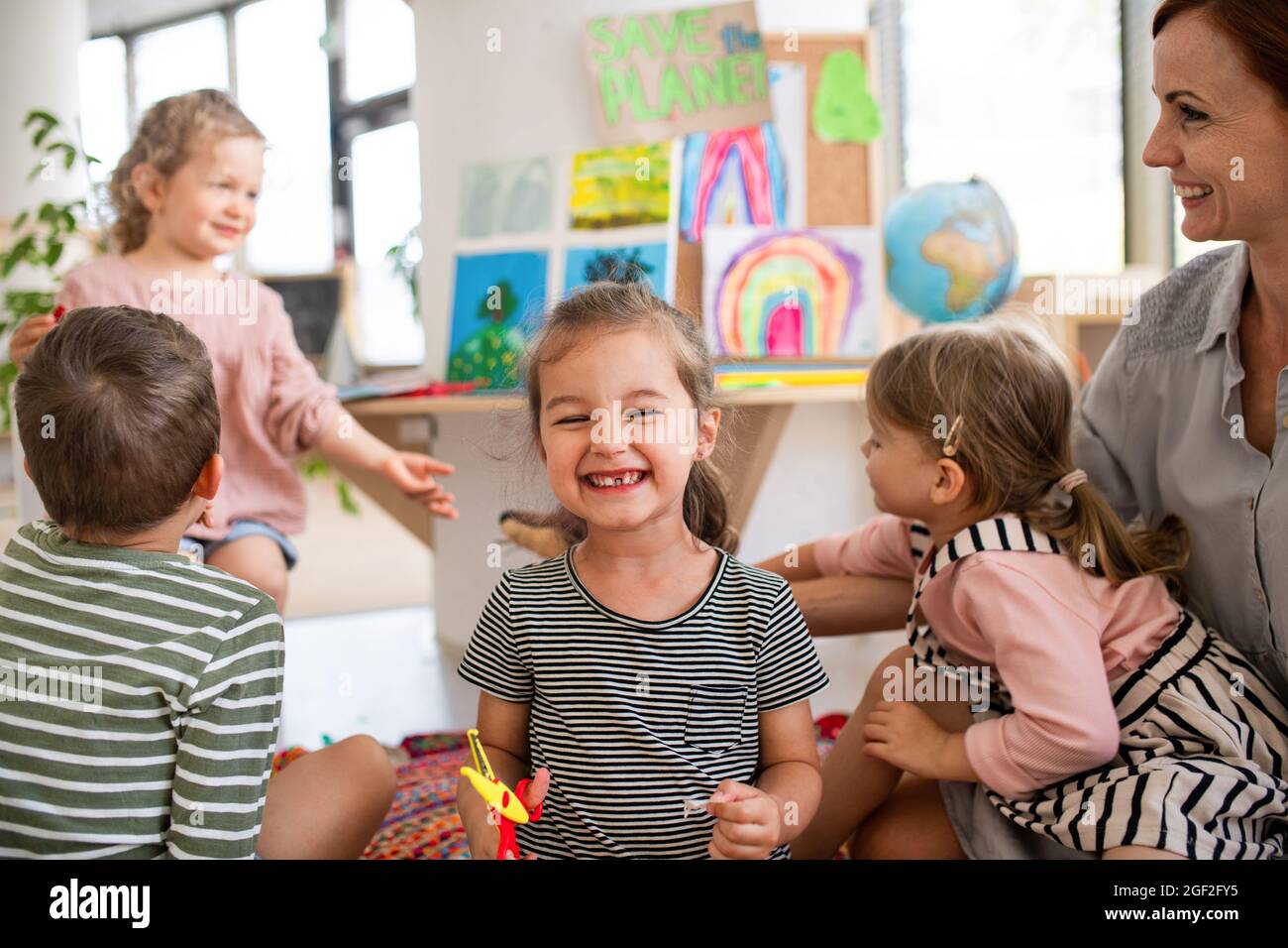 Kindergarten classroom boy girl hi-res stock photography and images - Alamy