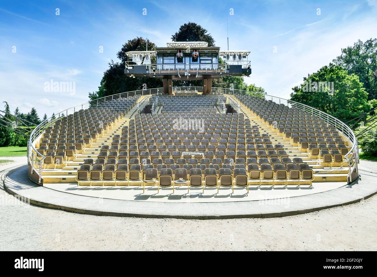 Open air auditorium hi-res stock photography and images - Alamy