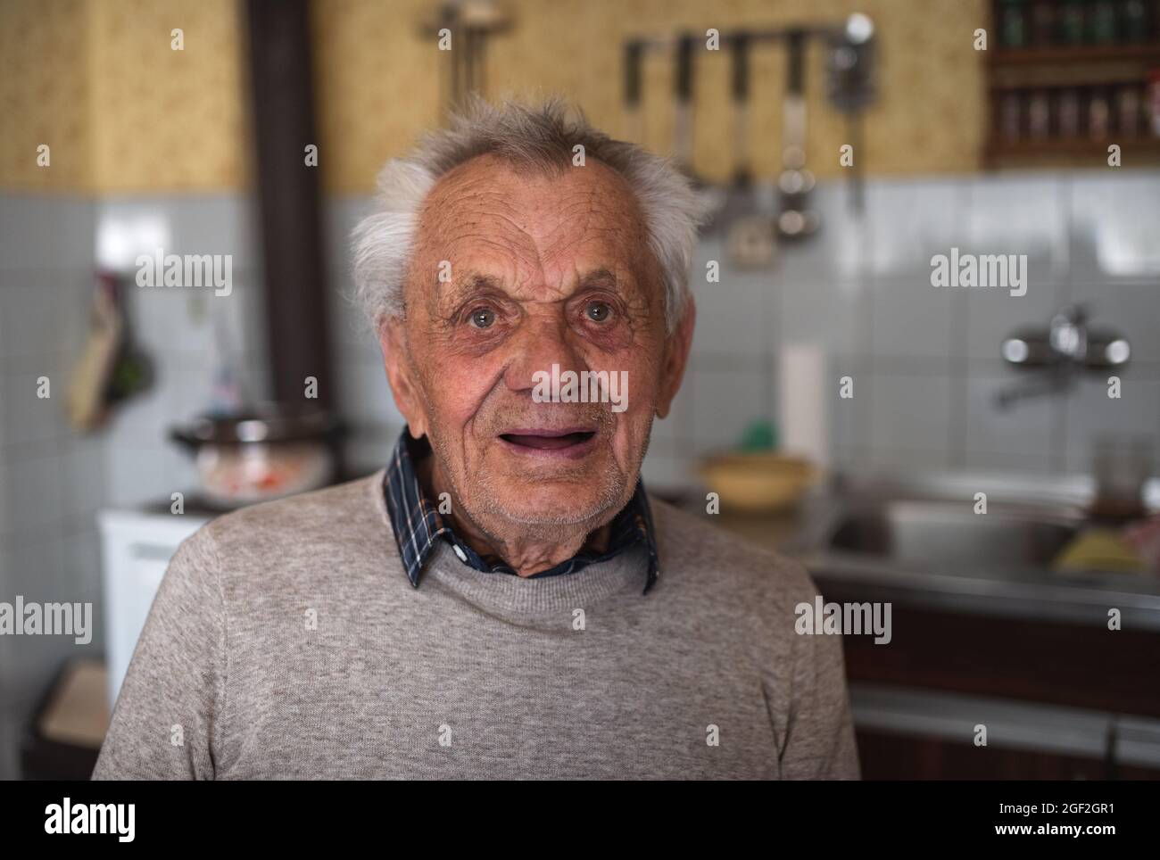Elderly laugh hi-res stock photography and images - Alamy