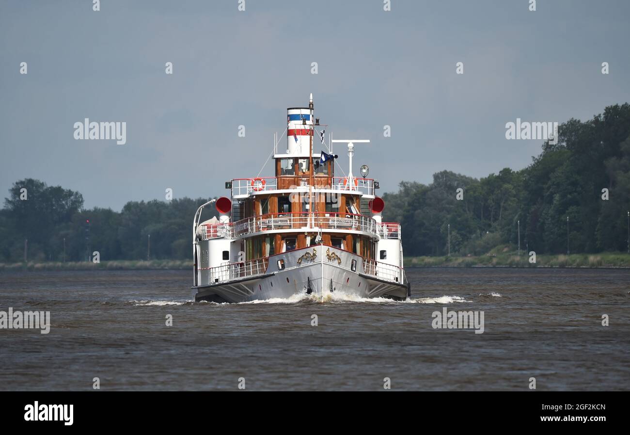 Side Wheel Steamer Freya Stock Photo - Alamy