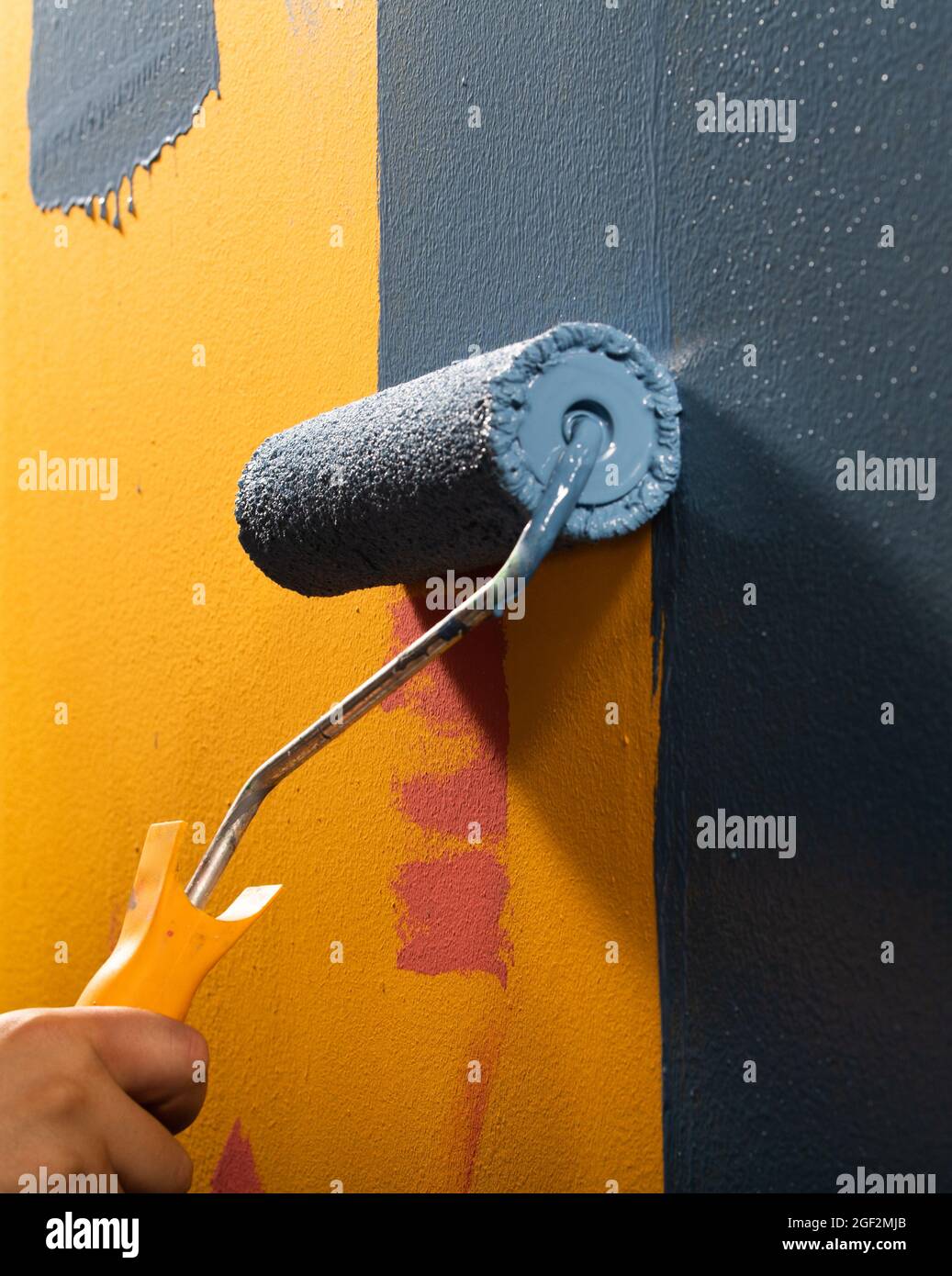 Wet blue paint hi-res stock photography and images - Alamy