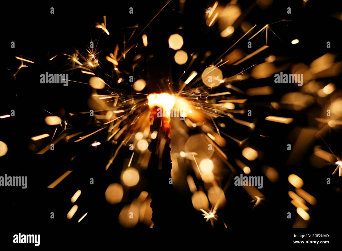 Sparkler sparklers hi-res stock photography and images - Alamy