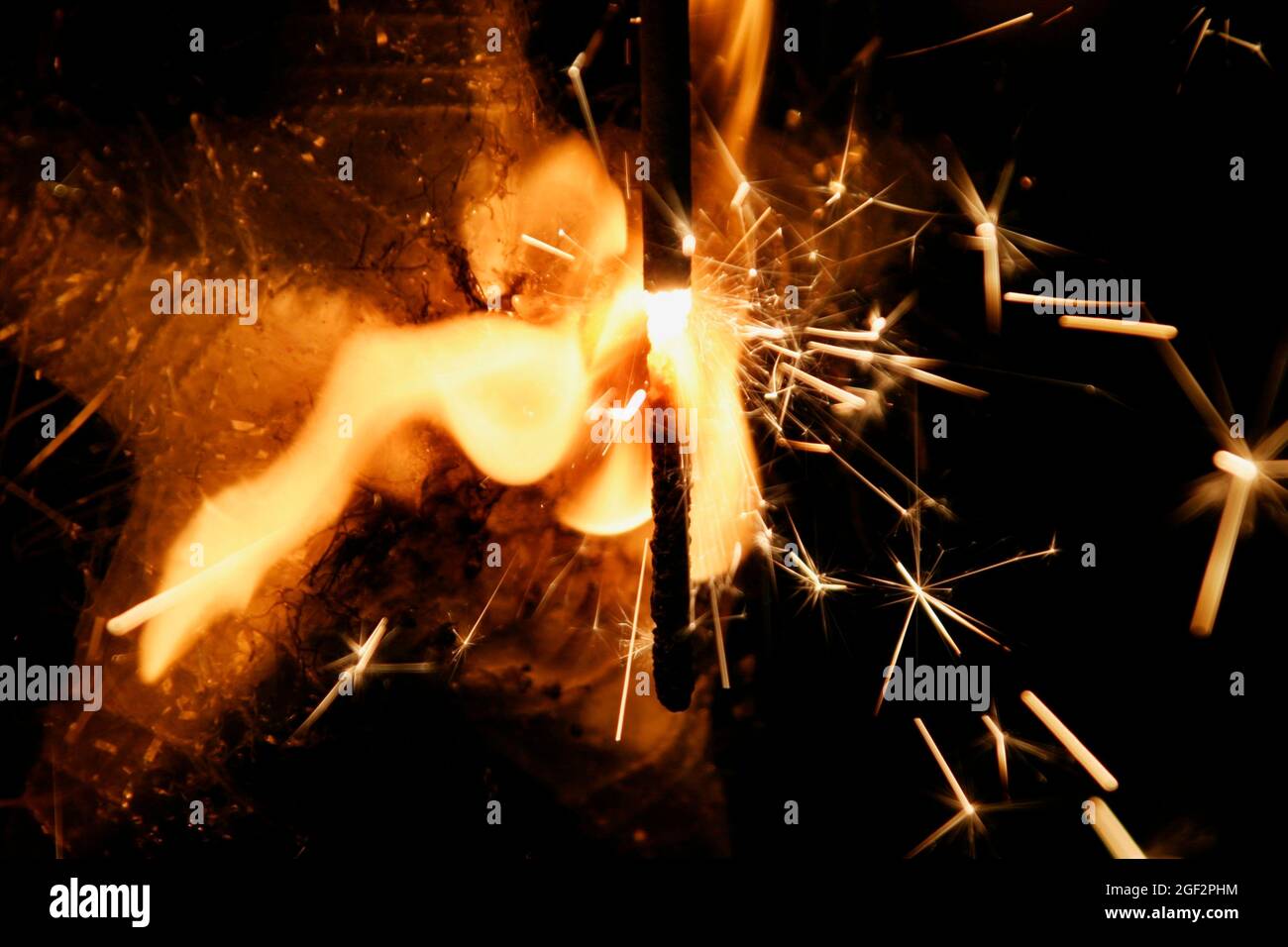 Sparkler sparklers hi-res stock photography and images - Alamy