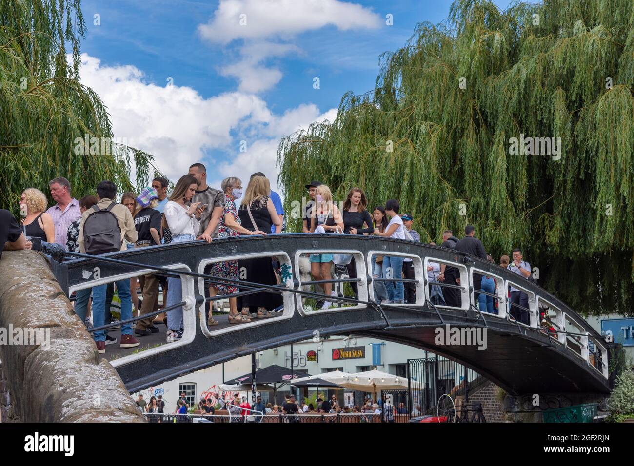 Camden lock bridge hi-res stock photography and images - Alamy