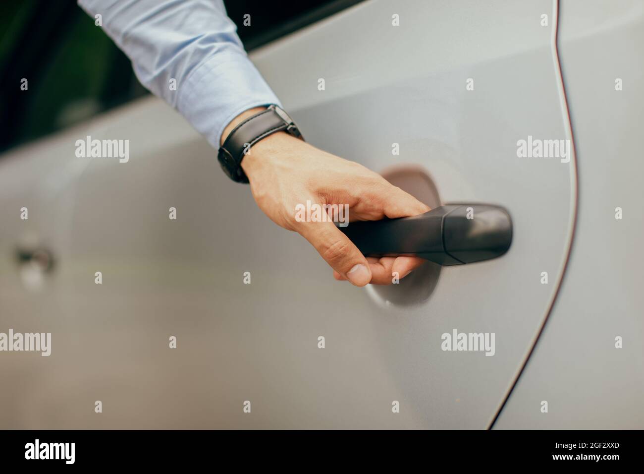 Man opening lock hi-res stock photography and images - Alamy