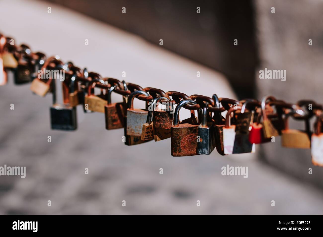 Decorative chain hi-res stock photography and images - Alamy