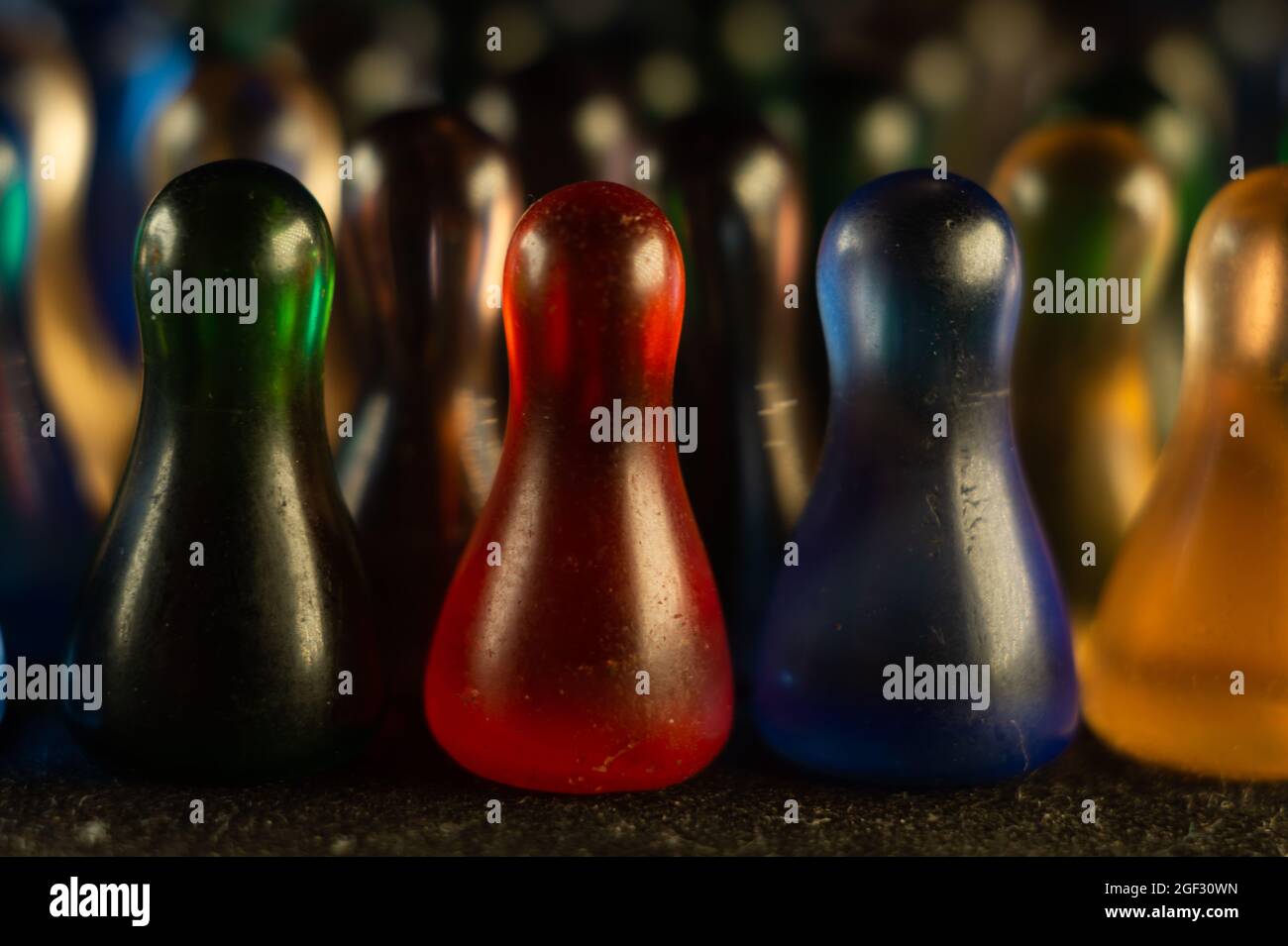 Dark figures hi-res stock photography and images - Alamy