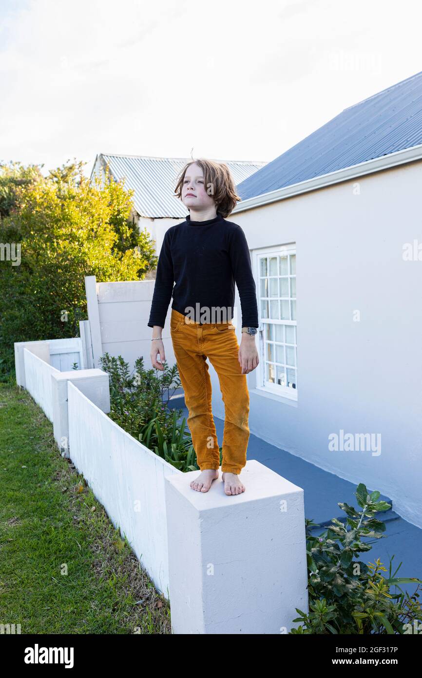 Barefoot boy africa hi-res stock photography and images - Alamy