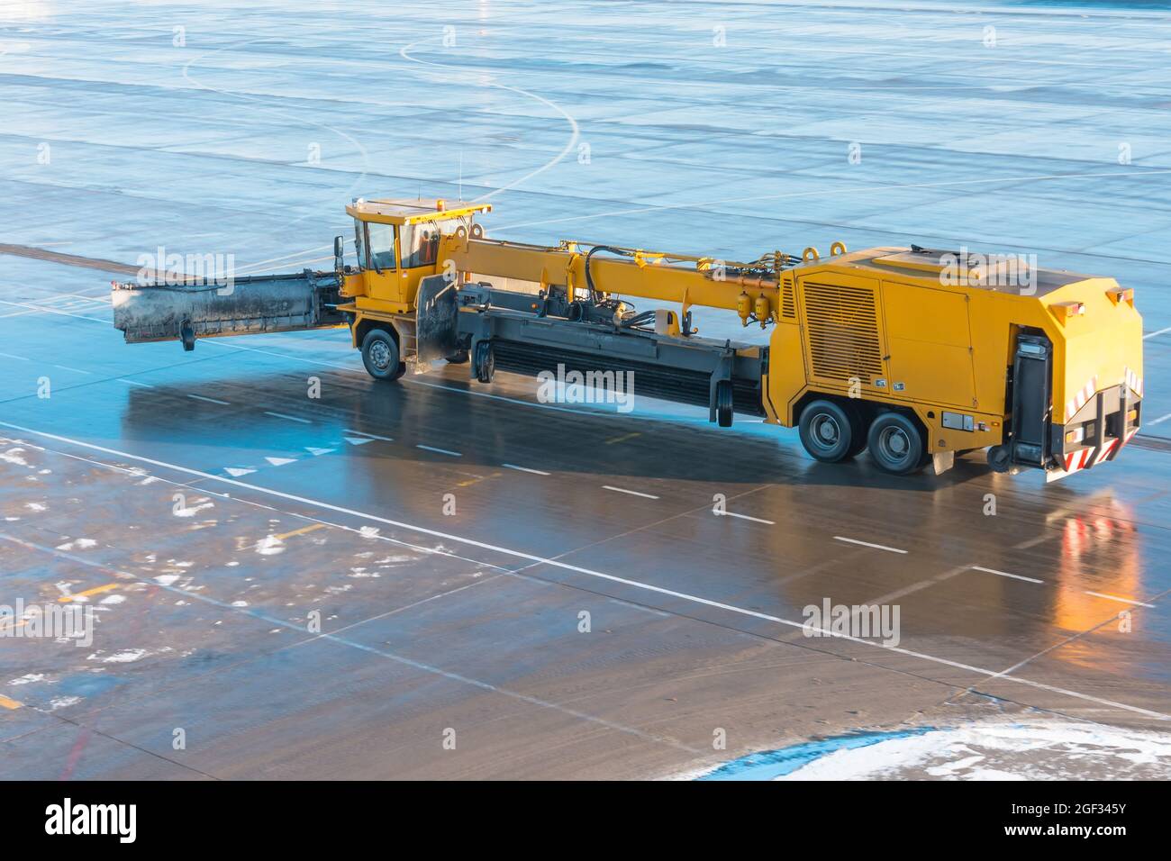 Machine snow removal equipment at the airport Stock Photo - Alamy