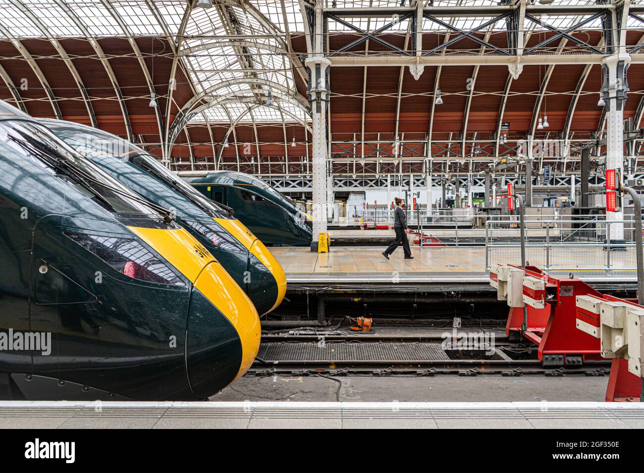 GWR train at Paddington Station, London, UK Stock Photo - Alamy