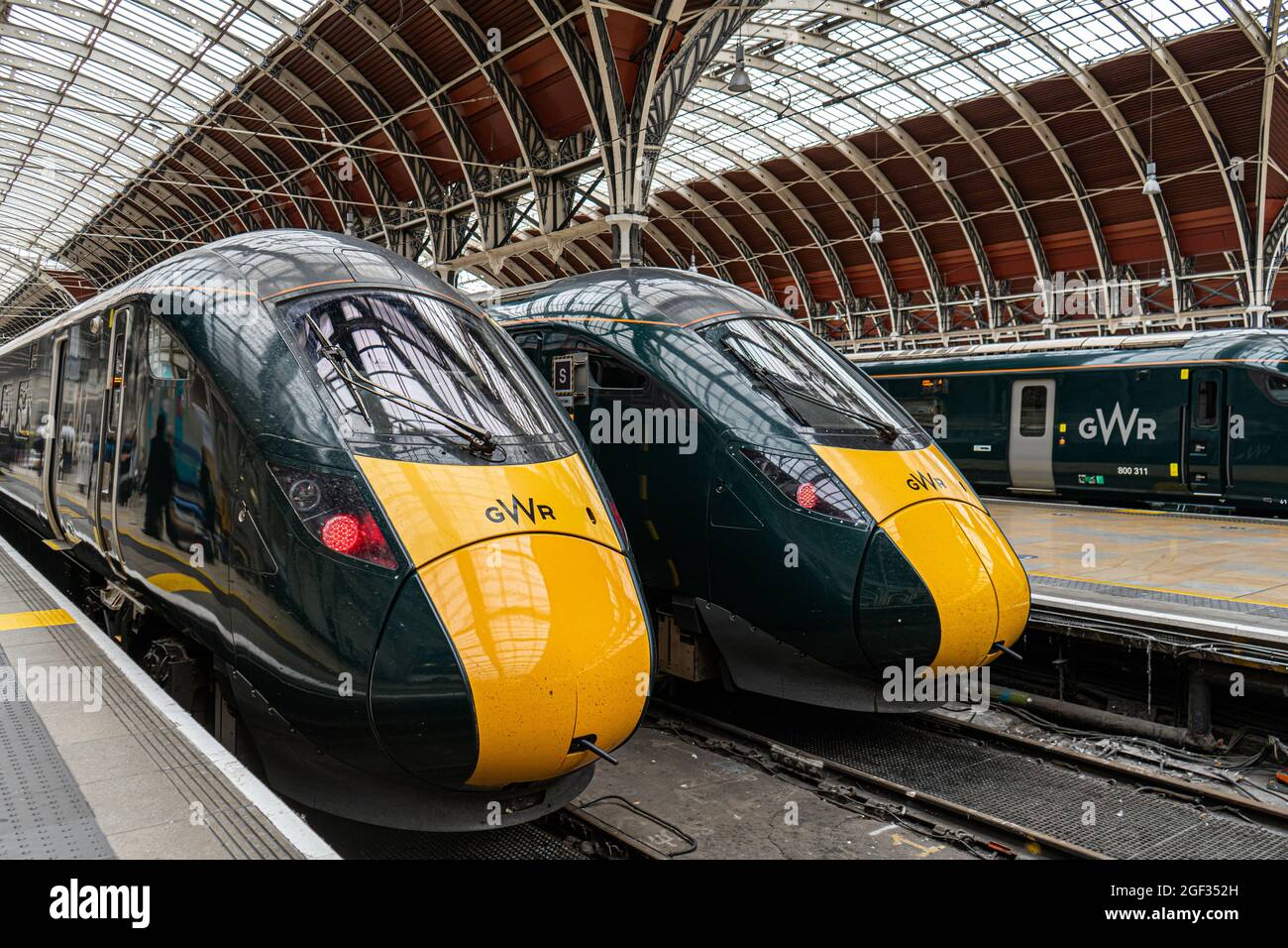 GWR train at Paddington Station, London, UK Stock Photo - Alamy