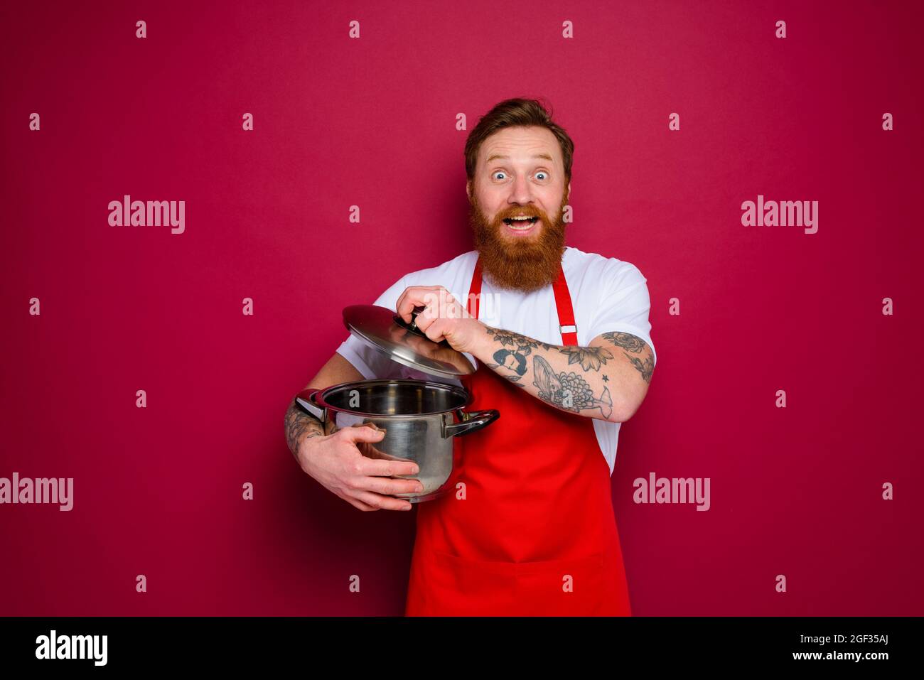 Surprised chef hi-res stock photography and images - Alamy