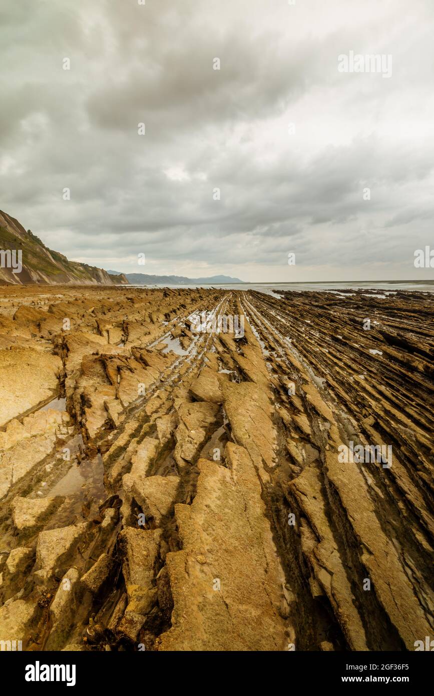 Flysch in basque country coast Stock Photo - Alamy