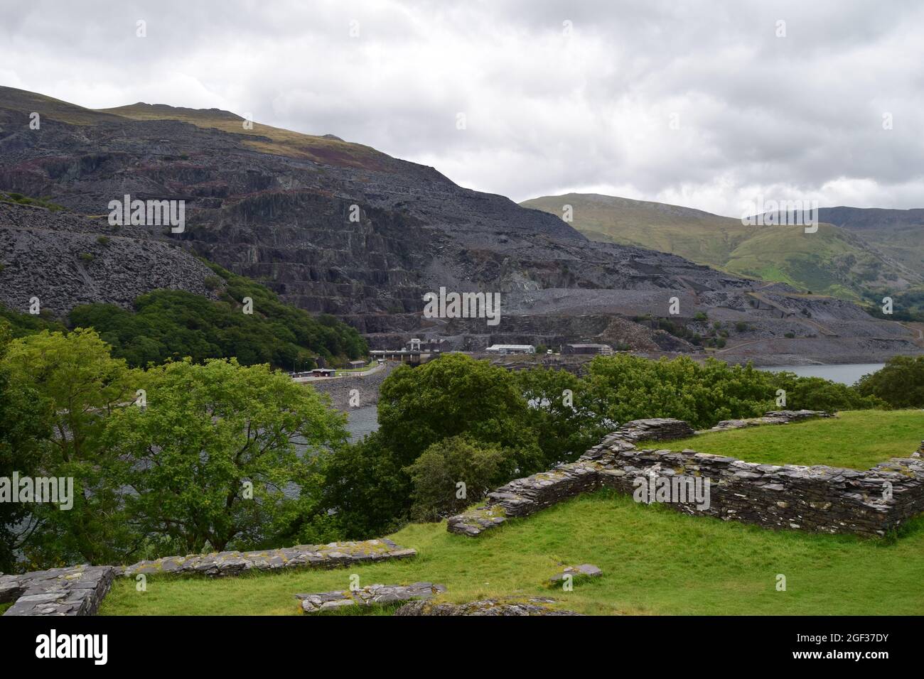 Slate quarries North Wales Stock Photo - Alamy