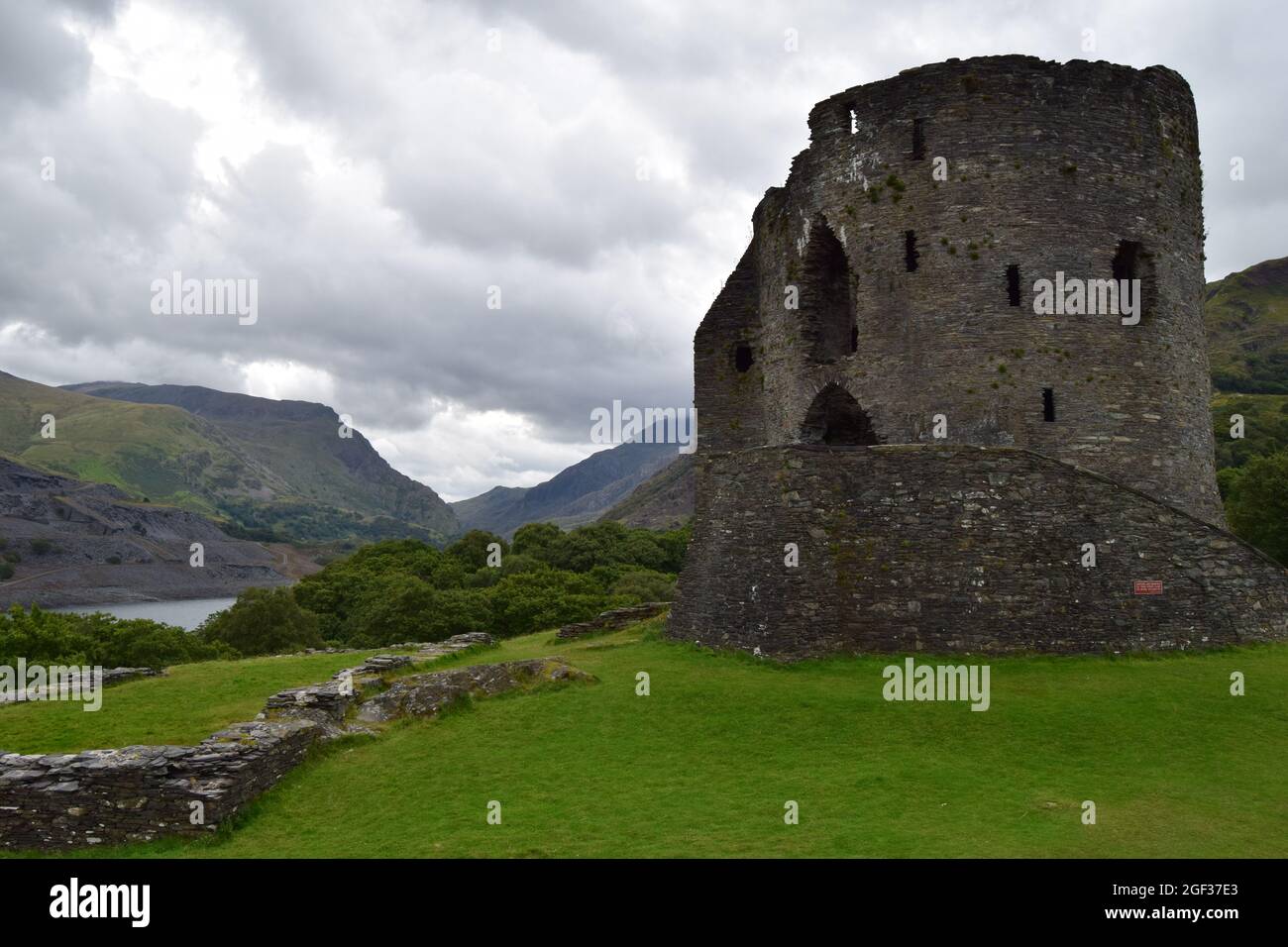 Castell dolbadarn hi-res stock photography and images - Alamy