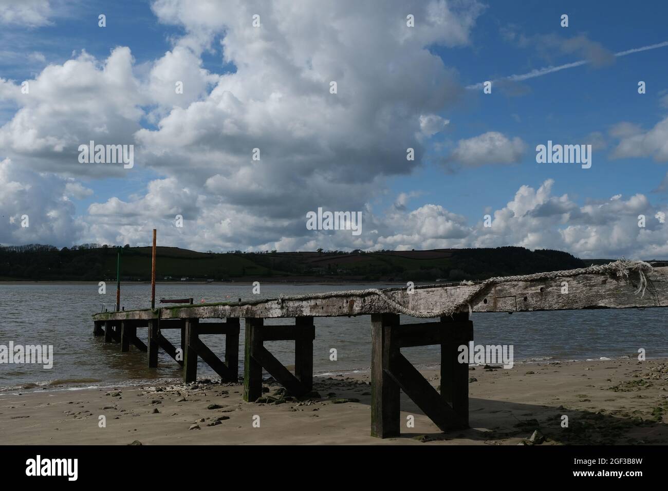 Ferryside beach hi-res stock photography and images - Alamy