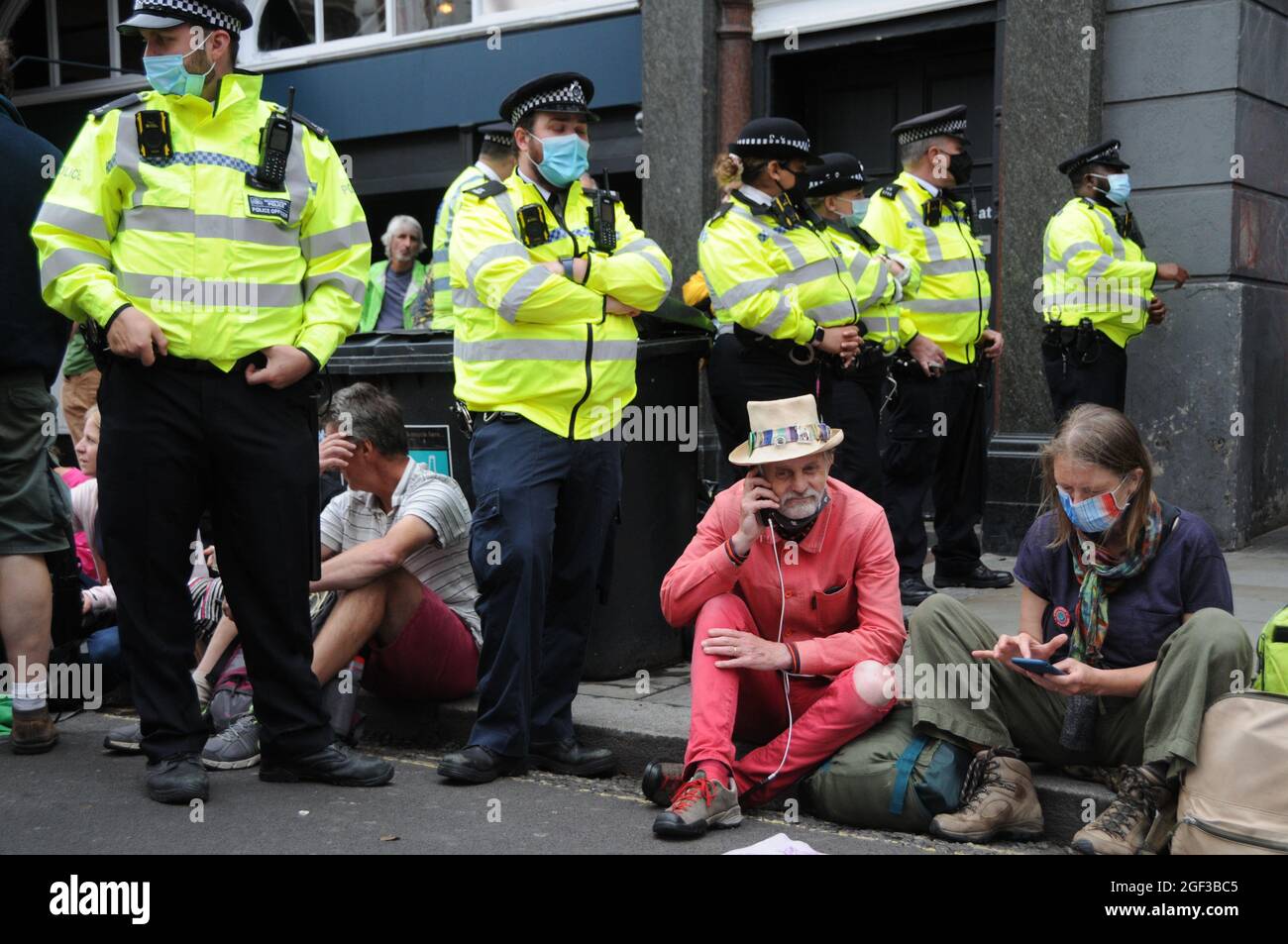 Poor crowd control hi-res stock photography and images - Alamy