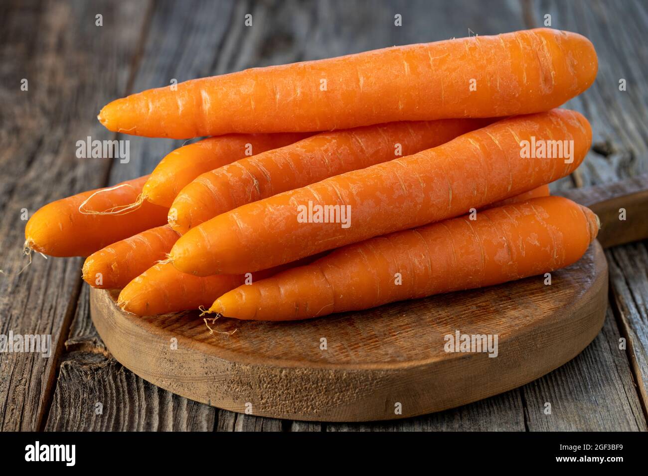 Wet carrots hi-res stock photography and images - Alamy