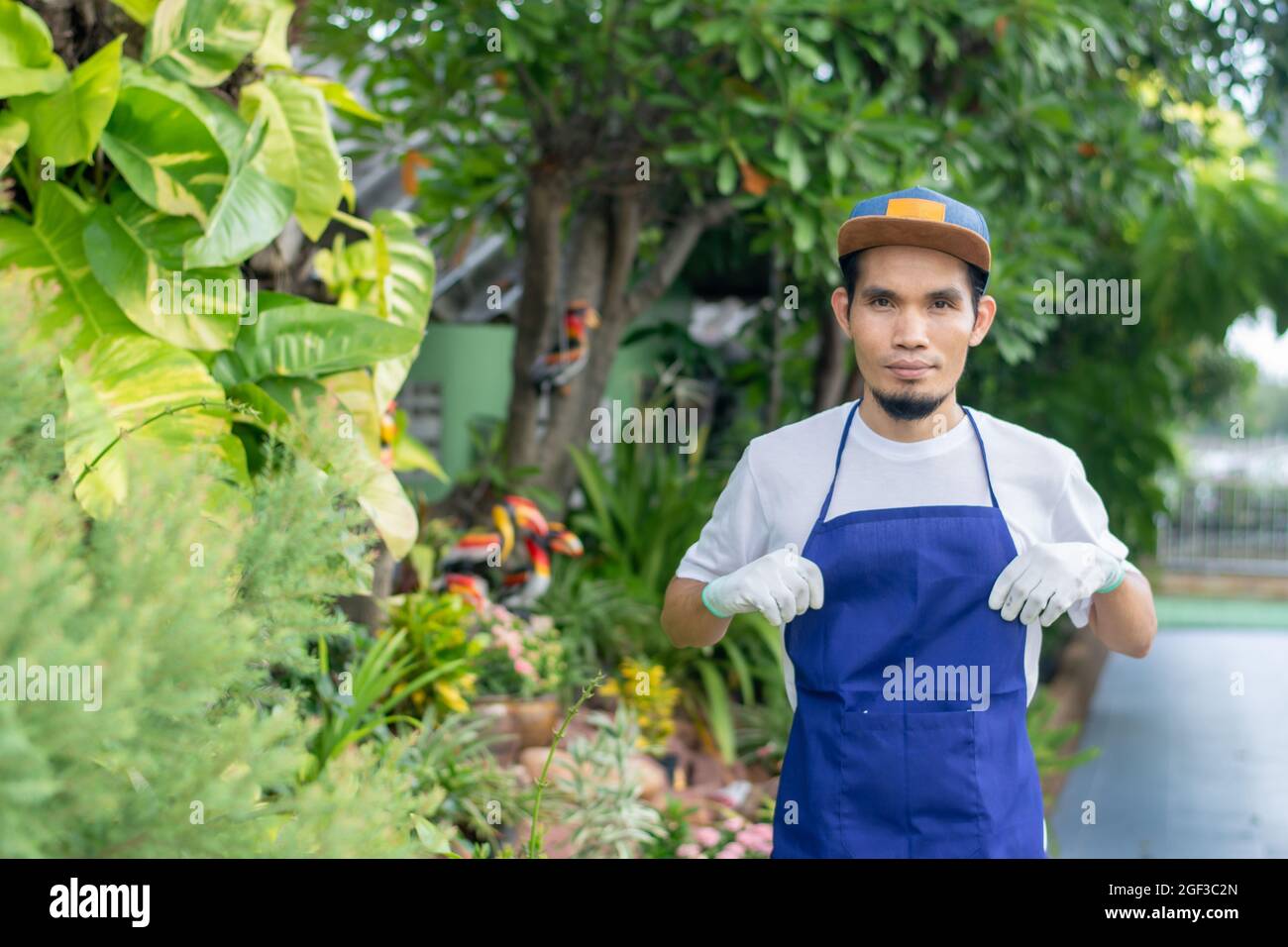 Employee of the plant hi-res stock photography and images - Alamy