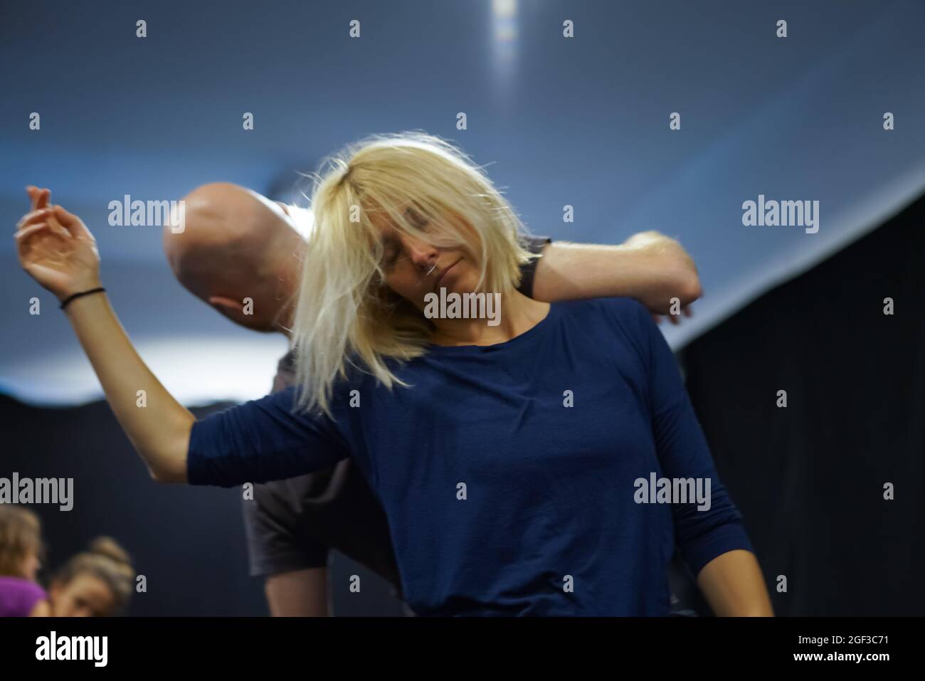 Contact improvisation hi-res stock photography and images - Alamy