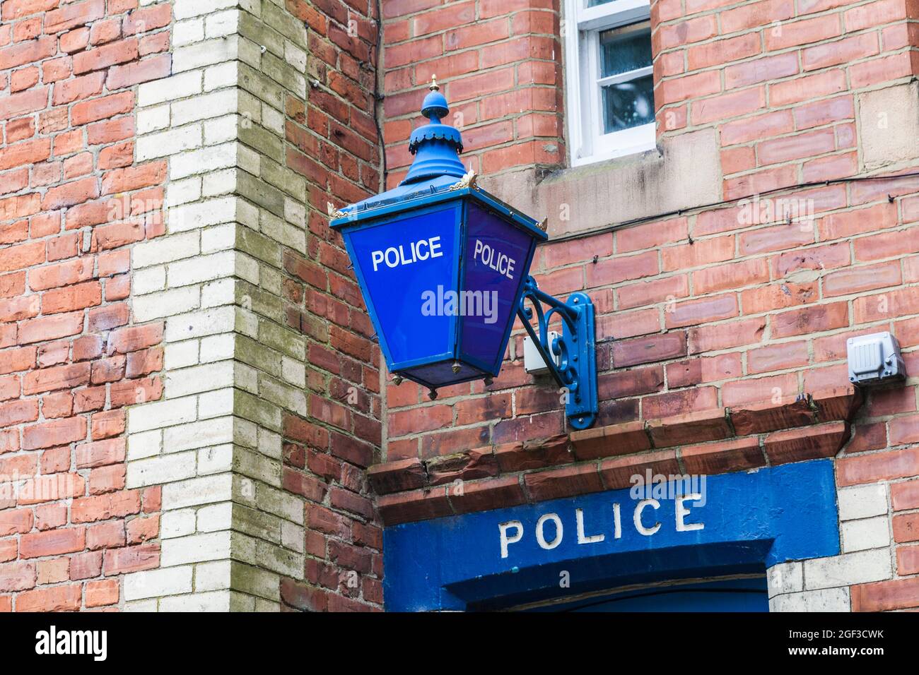 Village police station uk hi-res stock photography and images - Alamy