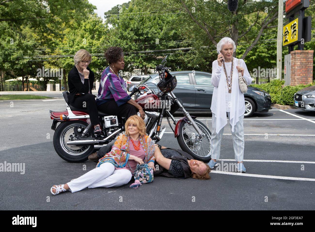 ELLEN BURSTYN, ANN-MARGRET, LORETTA DEVINE and JANE CURTIN in QUEEN ...