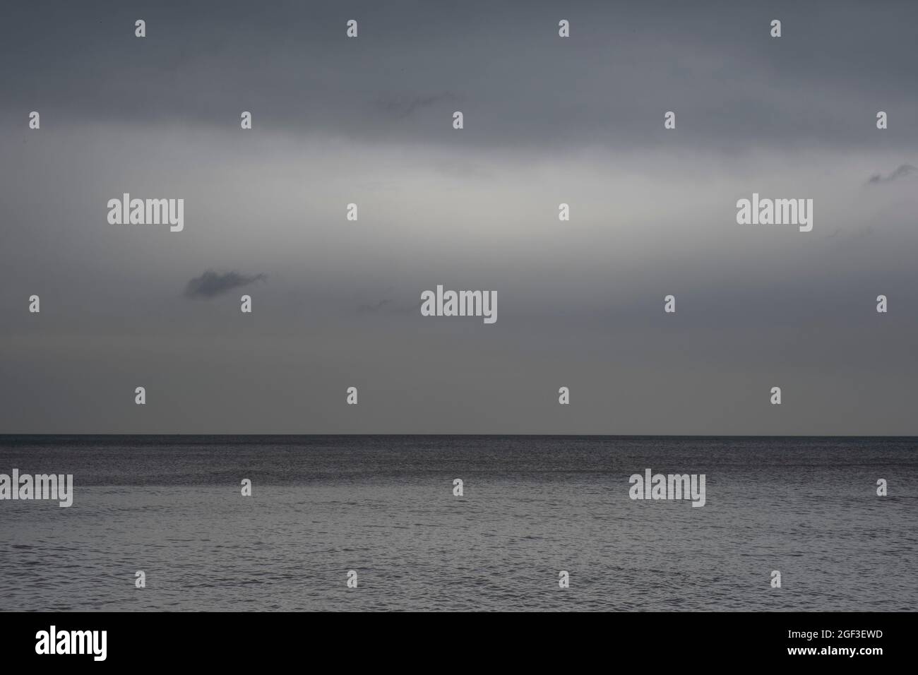 Moody Seacape with horizontal horizon Stock Photo - Alamy