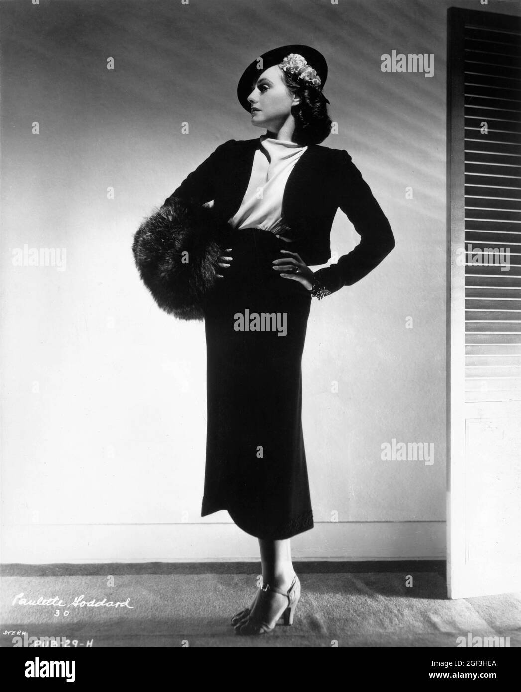 Paulette goddard hi-res stock photography and images - Alamy