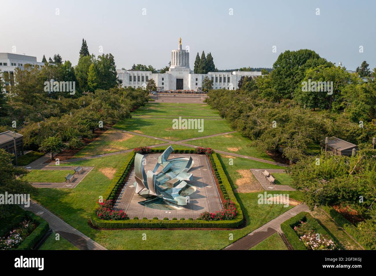 SALEM, UNITED STATES - Aug 17, 2021: An aerial photograph of the Oregon ...