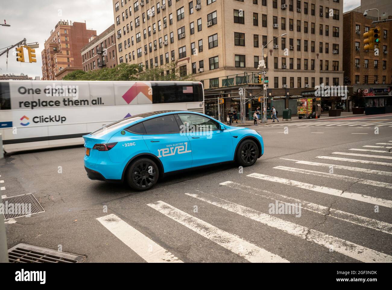 Revel blue car hi-res stock photography and images - Alamy