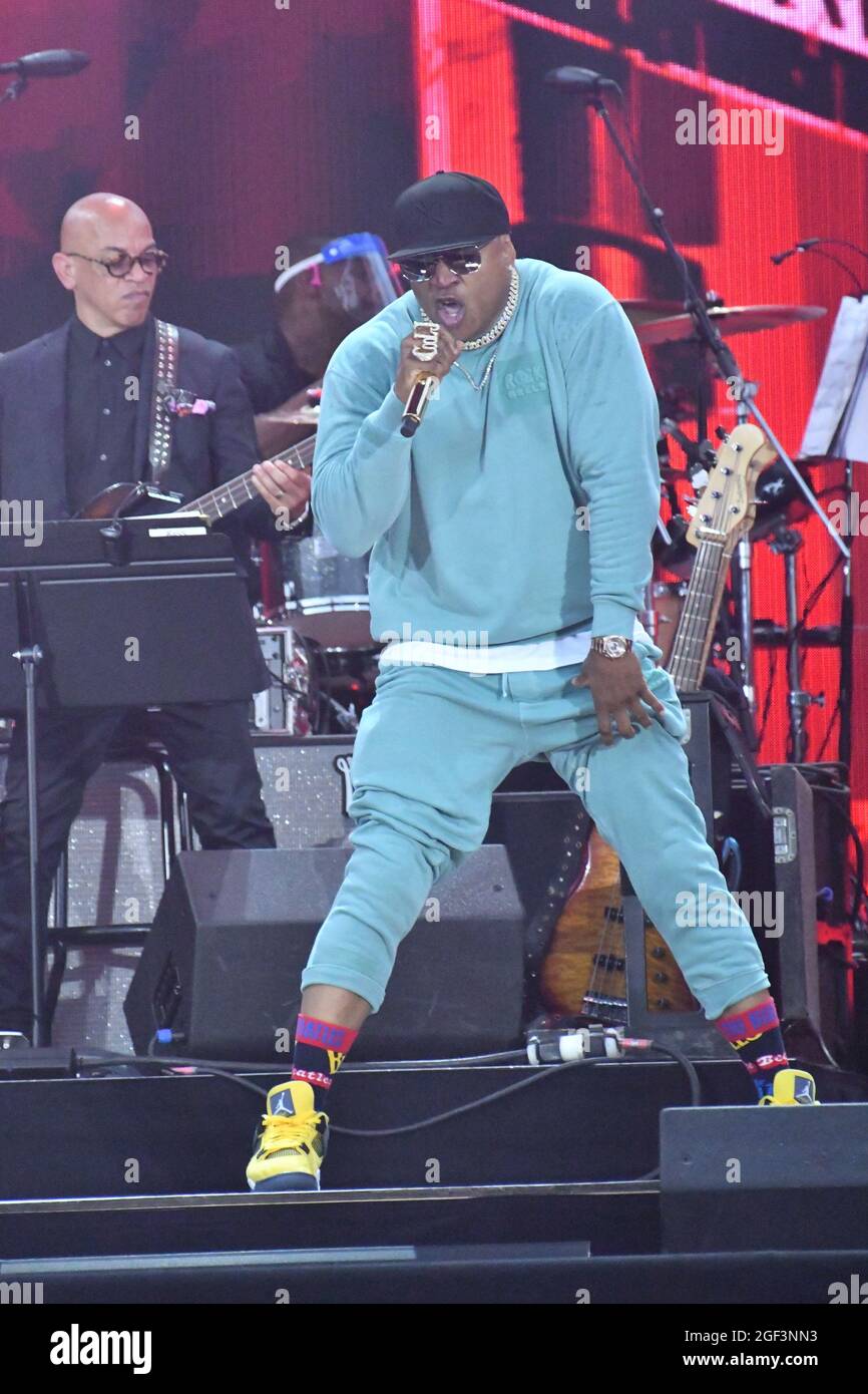 NEW YORK, NEW YORK - AUGUST 21: LL Cool J performs onstage during We ...