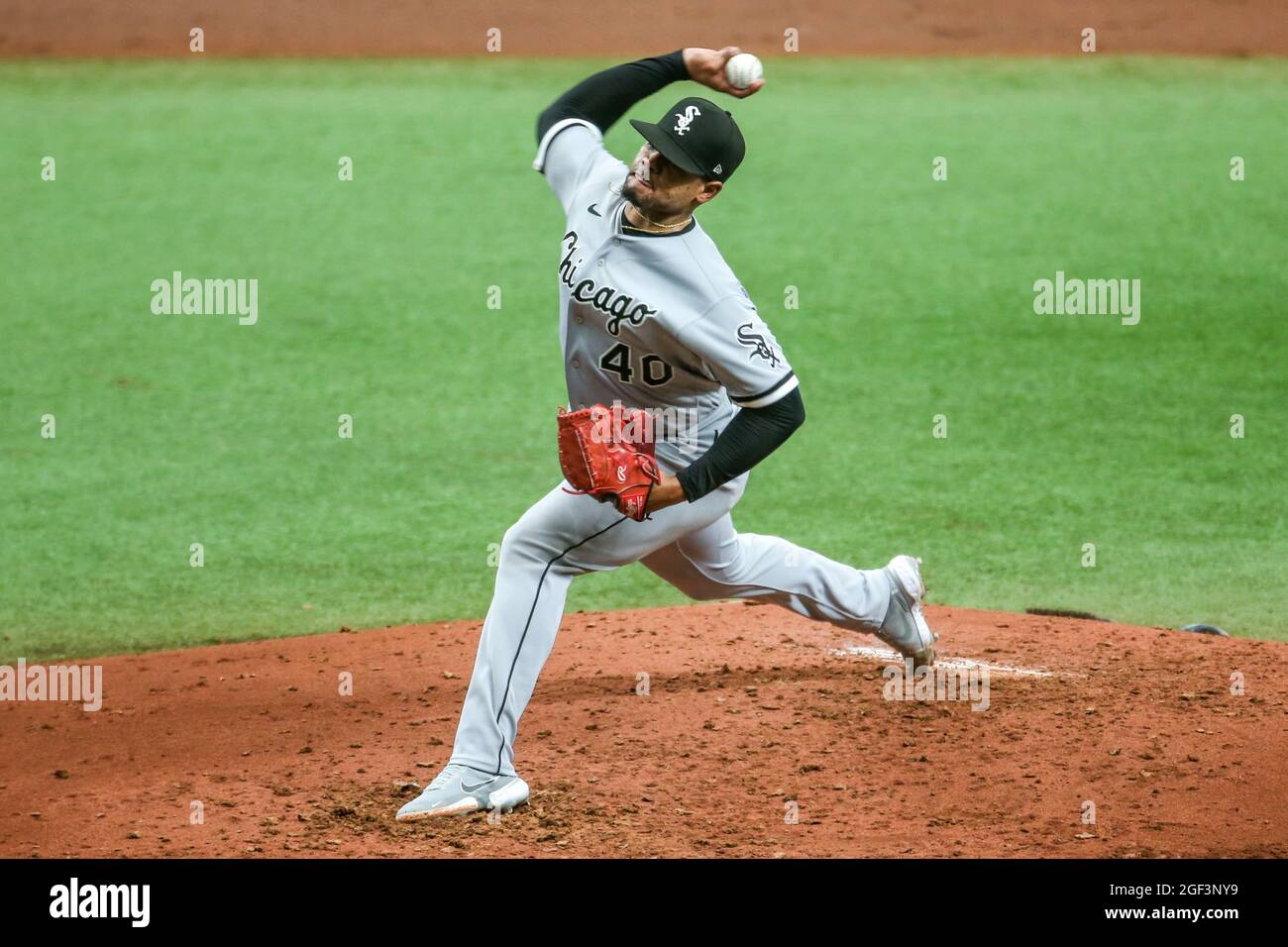 St. Petersburg, FL. USA; Chicago White Sox starting pitcher Reynaldo ...