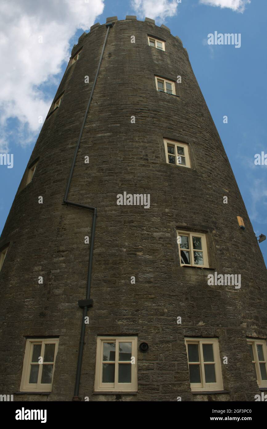 Embattled parapet hi-res stock photography and images - Alamy