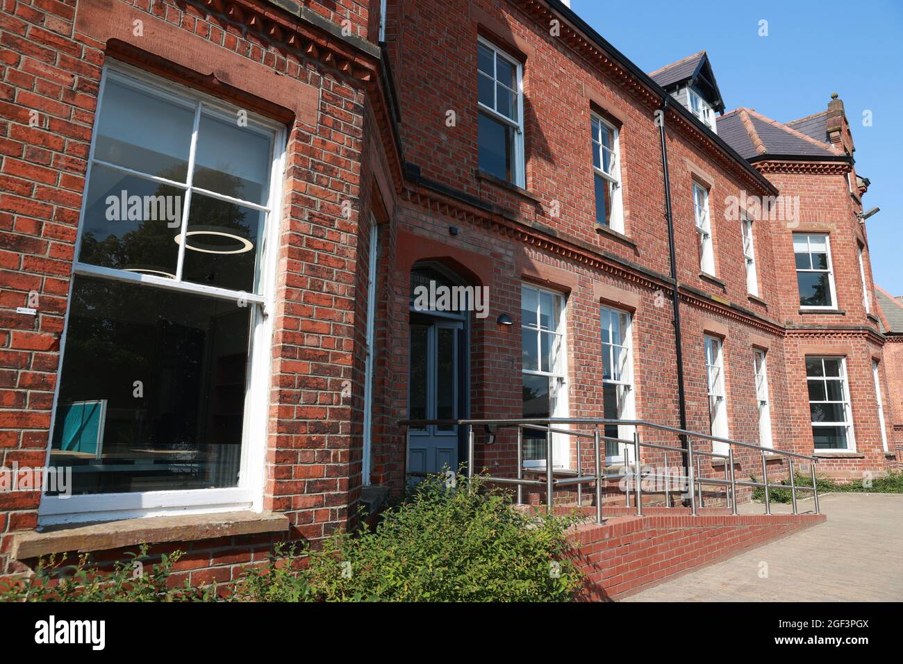 Ulster university magee campus hi-res stock photography and images - Alamy