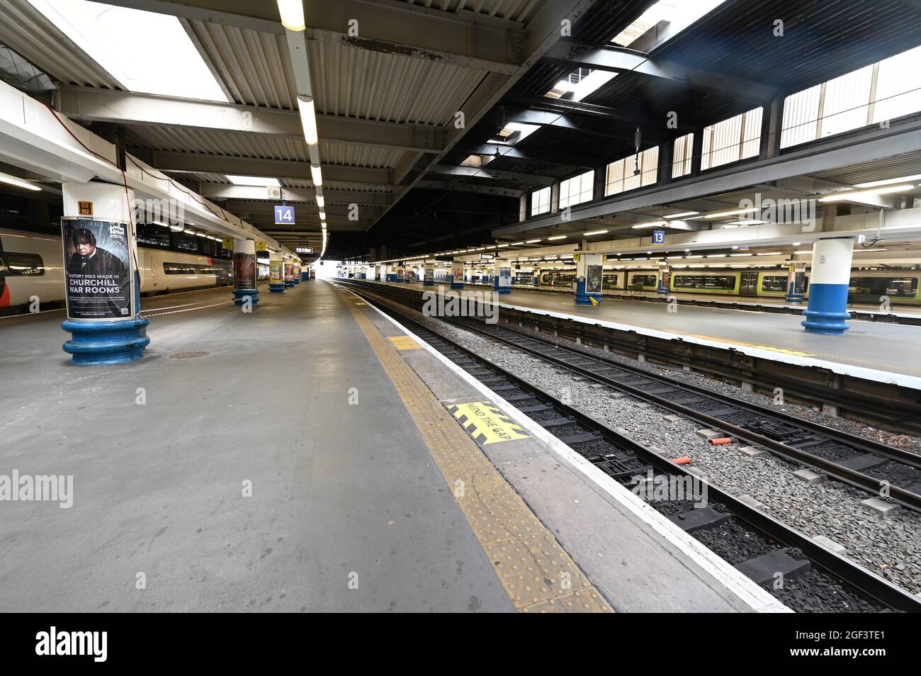 Inside an Empty Euston station platforms Stock Photo - Alamy