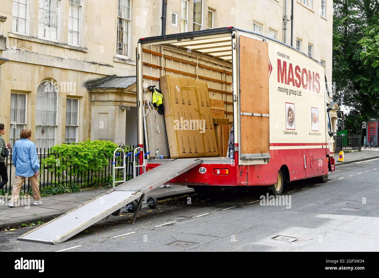 Open lorry hi-res stock photography and images - Alamy
