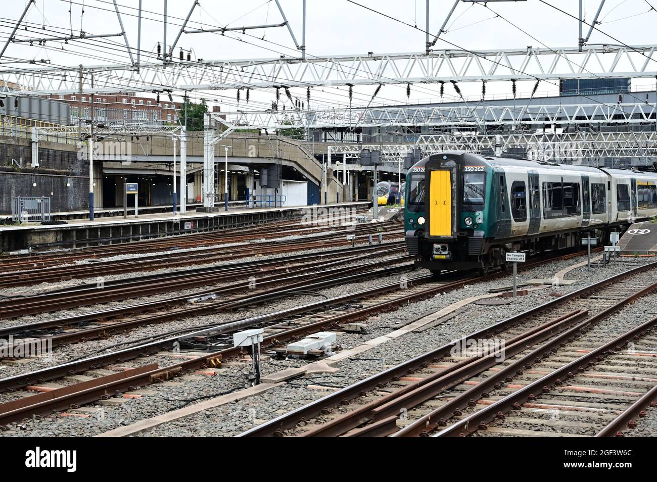 A British Rail Class 350 Desiro leaving Euston station in London Stock ...