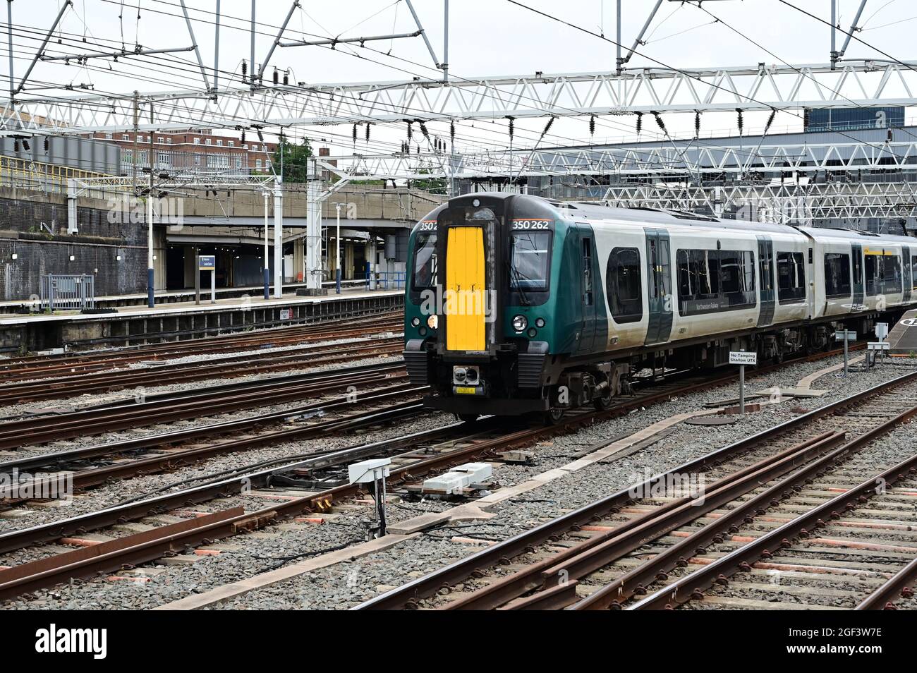 A British Rail Class 350 Desiro leaving Euston station in London Stock ...