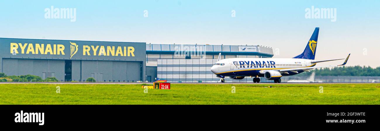 Ryan Air Ryanair Boeing 737 800 airplane jet taking off from Stansted ...