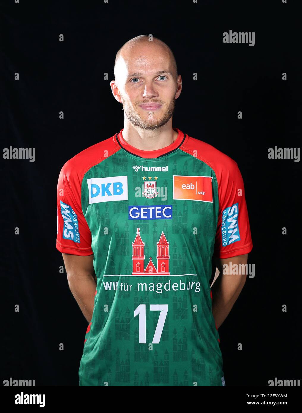 Handball shooting hi-res stock photography and images - Alamy