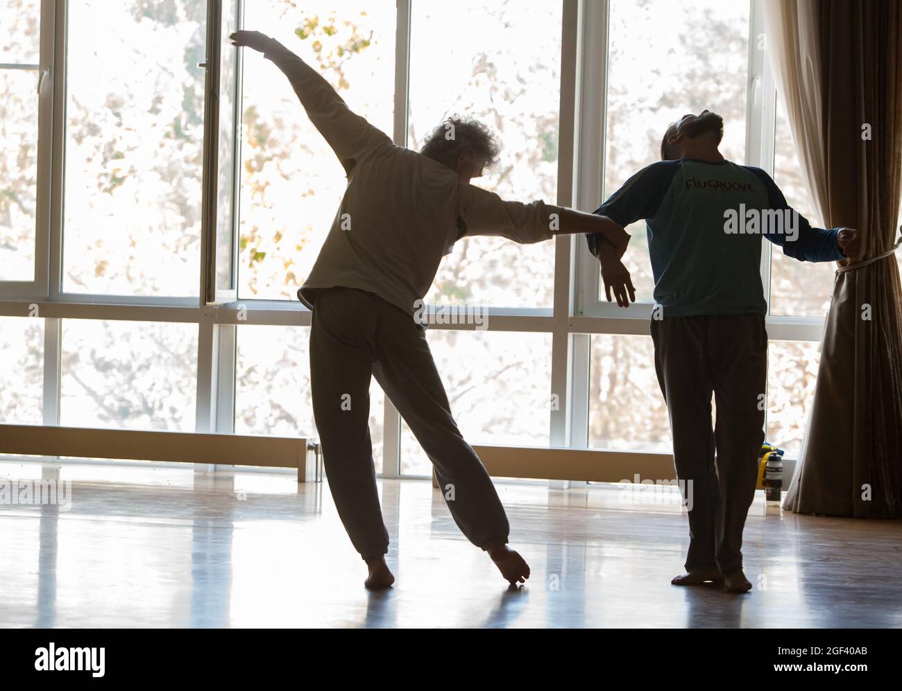 Contact improvisation hi-res stock photography and images - Alamy